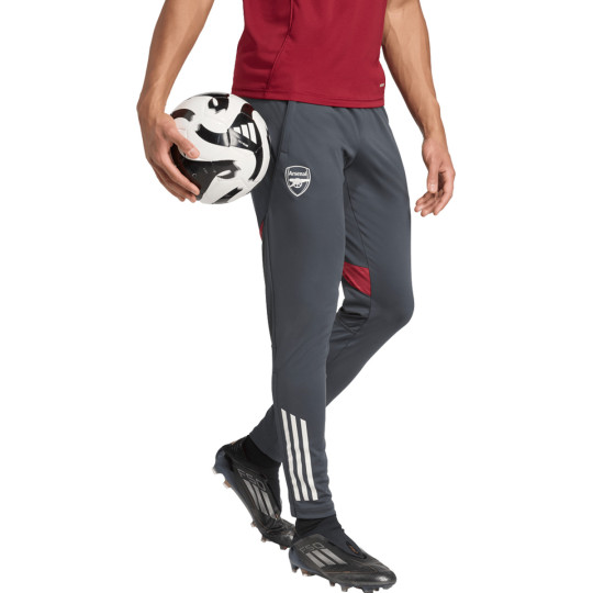 Duge hlače adidas Arsenalov Fc 2025-2026 Trening Tamno siva-Team Coll ...